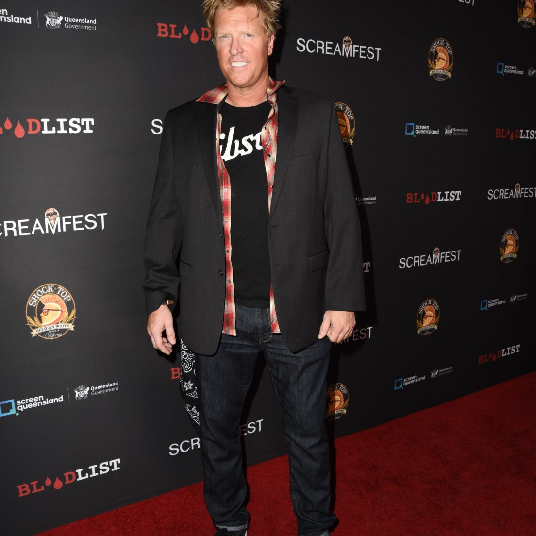 Check Out Red Carpet Photos of the Cast of Dead Ant During The ...